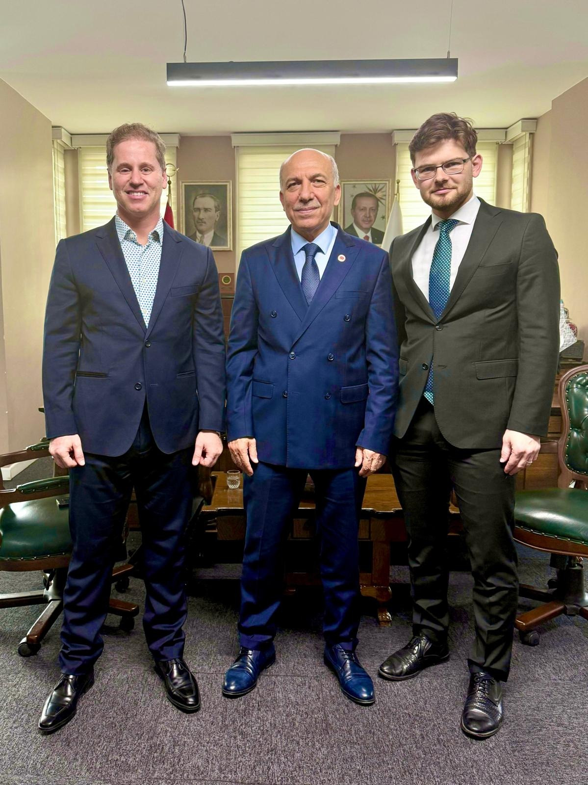 Yapay zeka hukuku konusunda uzmanlaşan ABD merkezli hukuk firması Lloyd ...