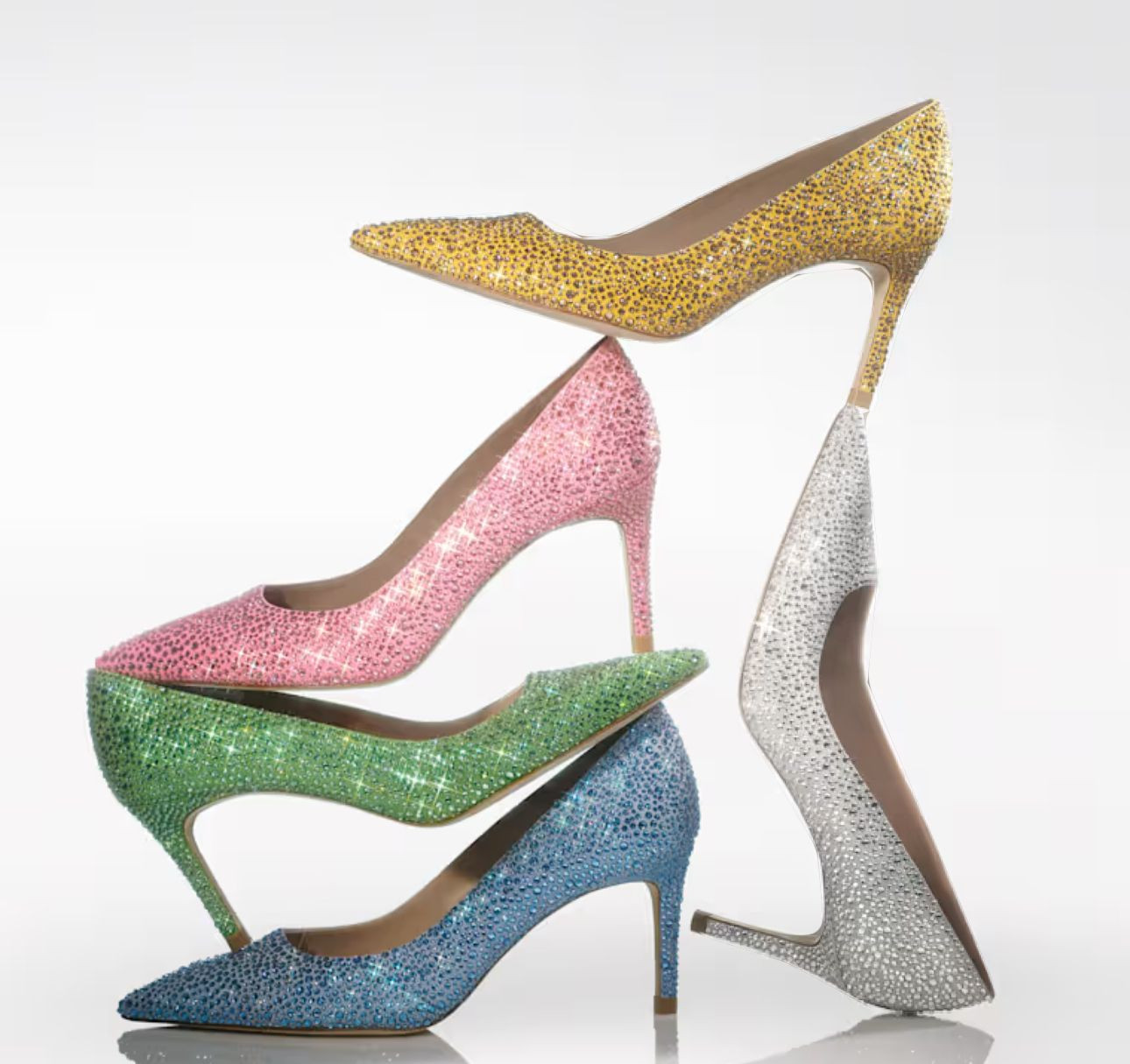 Tapestry, 584 milyon dolara aldığı Stuart Weitzman ayakkabılarını 105 ...