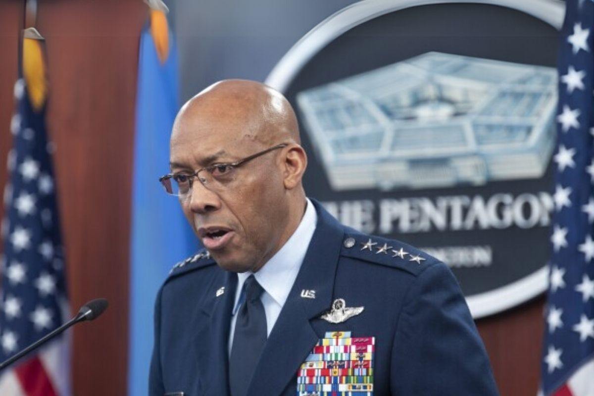 Trump’tan Pentagon’da tarihi değişiklik: Üst düzey general görevden ...