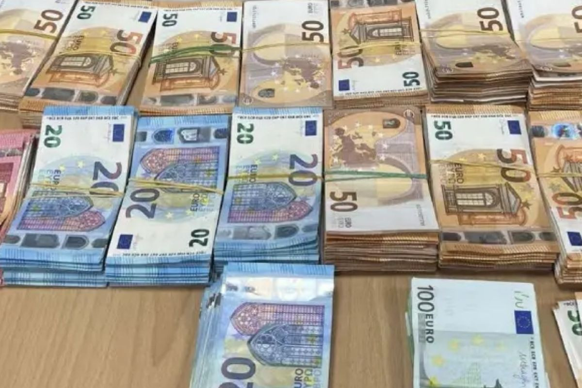 Bulgaristan sınırında Türk plakalı araçlarda 140 bin euroyu aşan döviz ...
